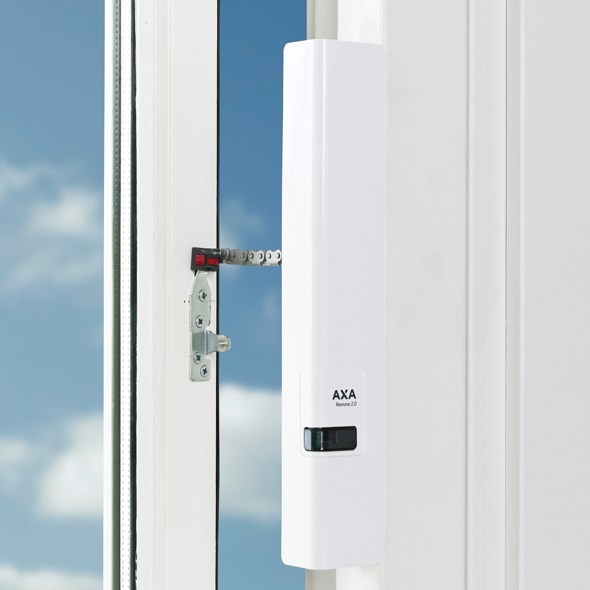 Window opener with remote control AXA Remote 2.0 casement window - AXA Home Security 🇬🇧